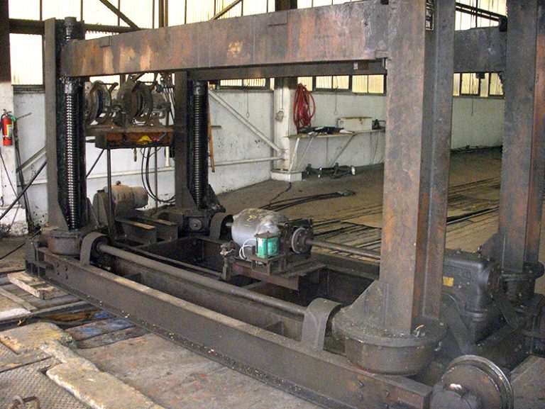 Whiting Single Axle Drop Table for Easy Wheel Change Out